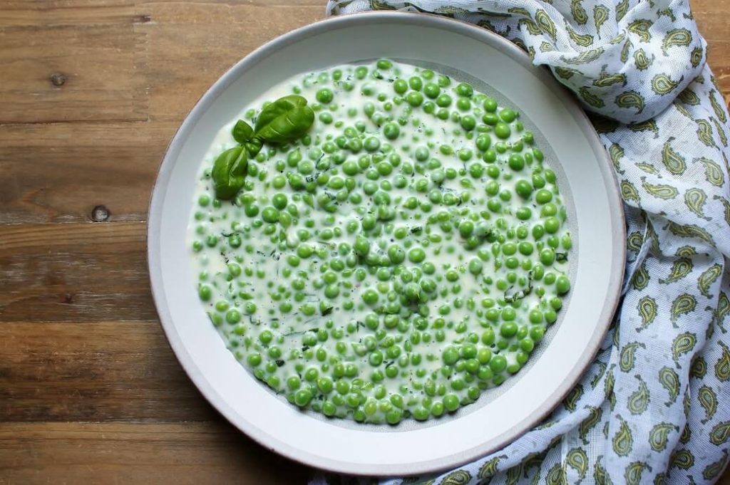 Creamed Peas with Basil - Dish 'n' the Kitchen