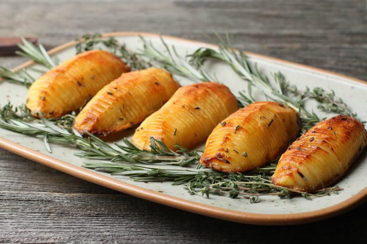 Crispy Herbed Hasselback Potatoes - Dish 'n' the Kitchen