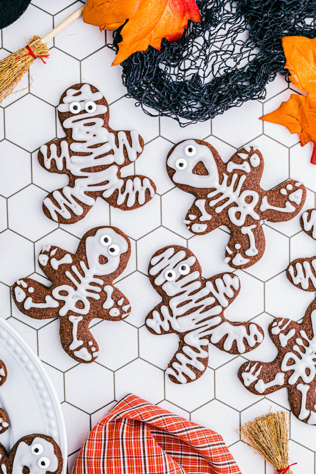 Simply Spooky Halloween Sugar Cookies - Dish 'n' the Kitchen