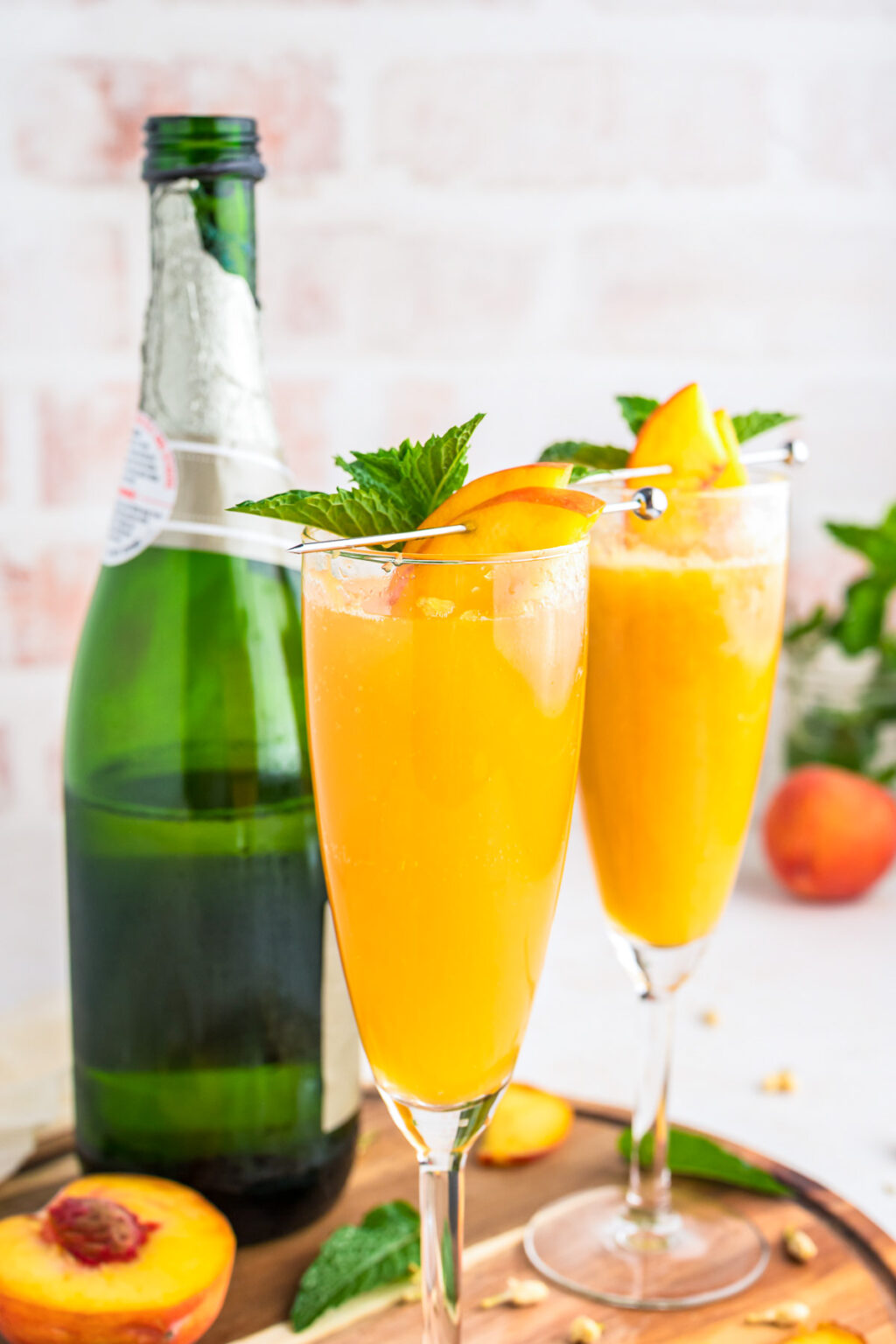 Perfect Peach Bellini Cocktail - Dish 'n' the Kitchen