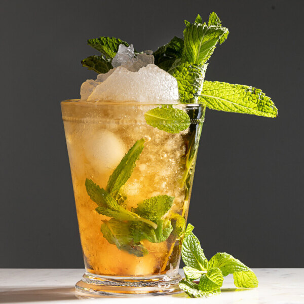 Mint Julep Cocktail - Dish 'n' the Kitchen