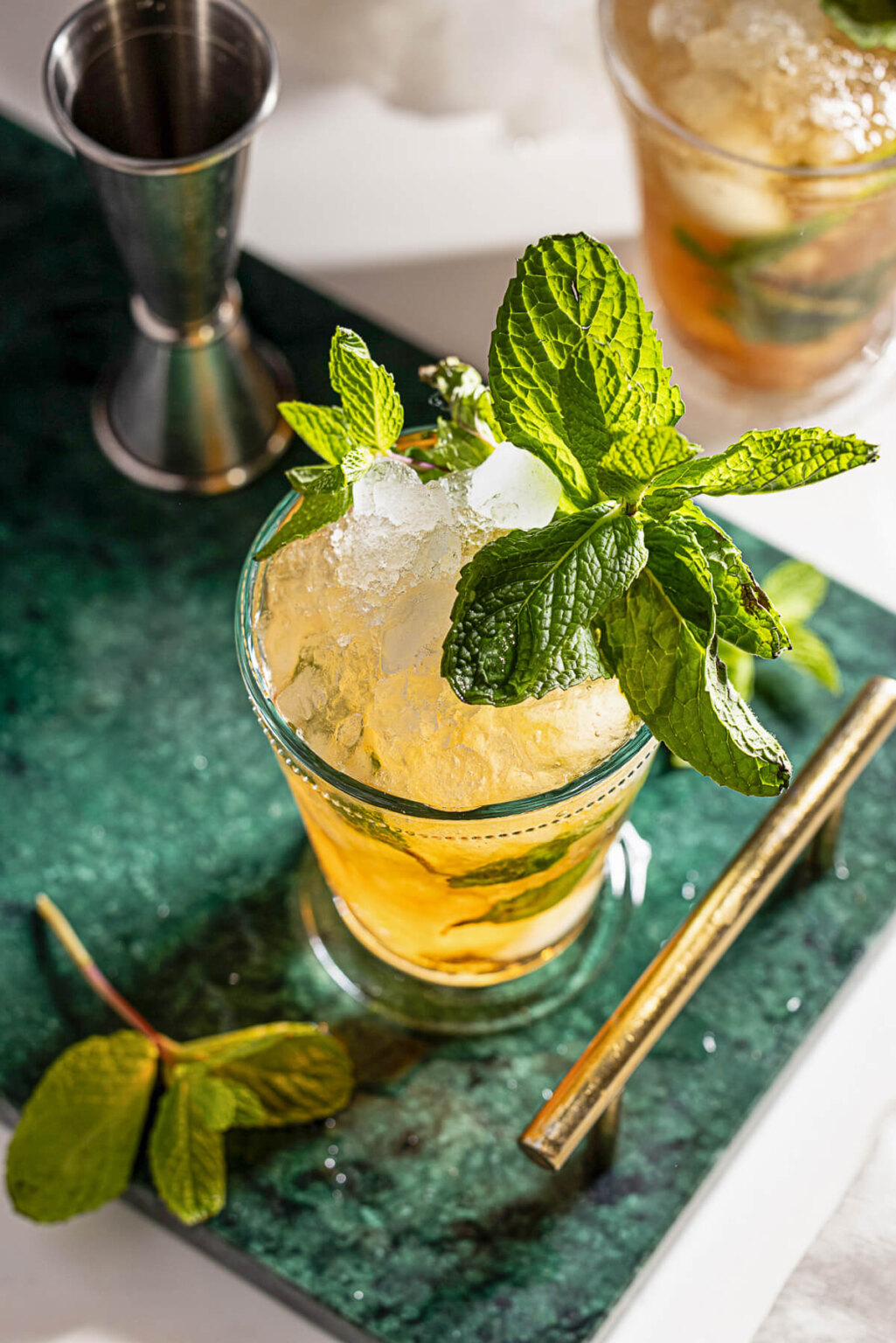 Mint Julep Cocktail - Dish 'n' the Kitchen
