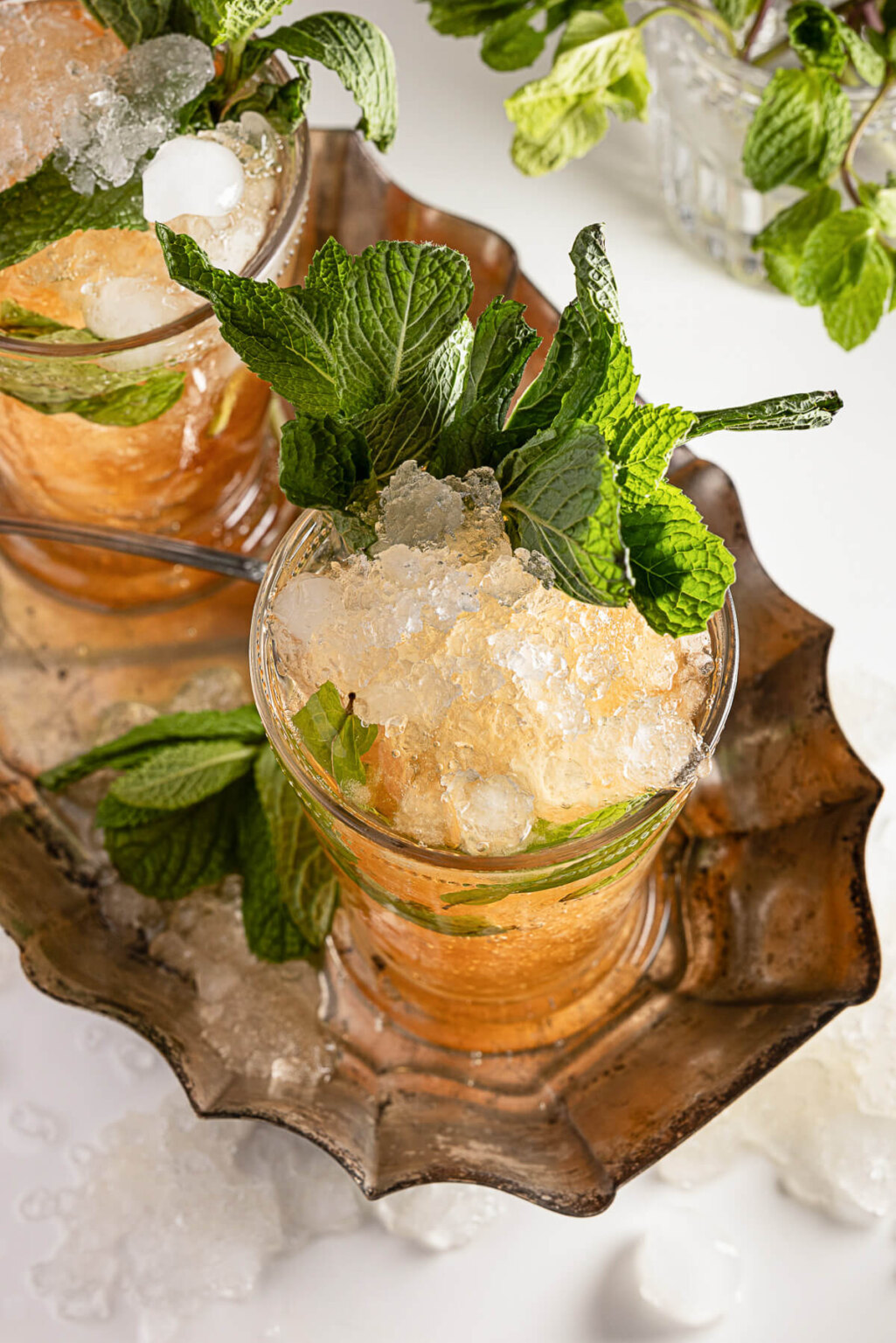 Mint Julep Cocktail - Dish 'n' the Kitchen