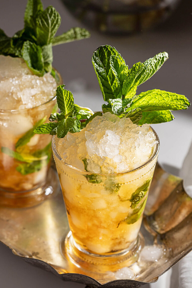 Mint Julep Cocktail - Dish 'n' the Kitchen