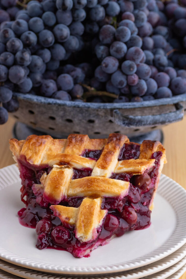 Concord Grape Pie - Dish 'n' the Kitchen