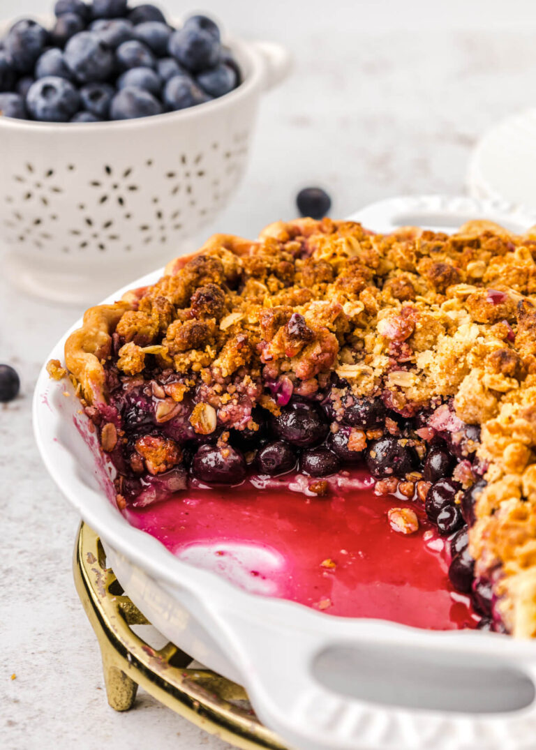 Blueberry Crumble Pie - Dish 'n' the Kitchen