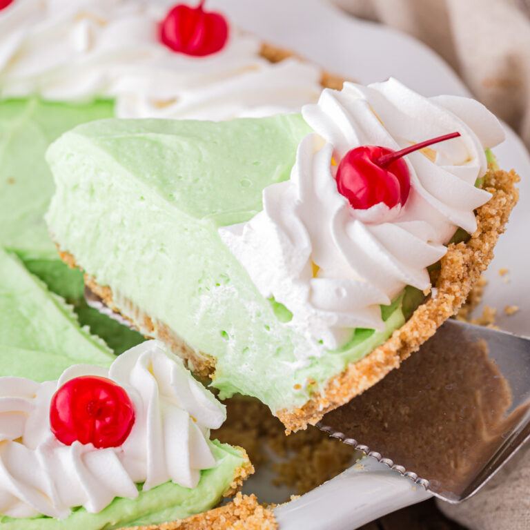 No Bake Pistachio Pie - Dish 'n' the Kitchen