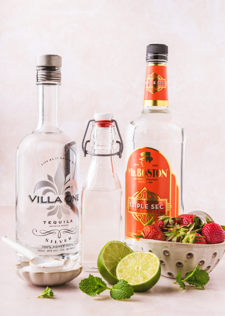 Sensational Strawberry Margarita - Dish 'n' the Kitchen