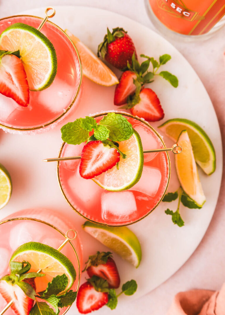 Sensational Strawberry Margarita - Dish 'n' the Kitchen